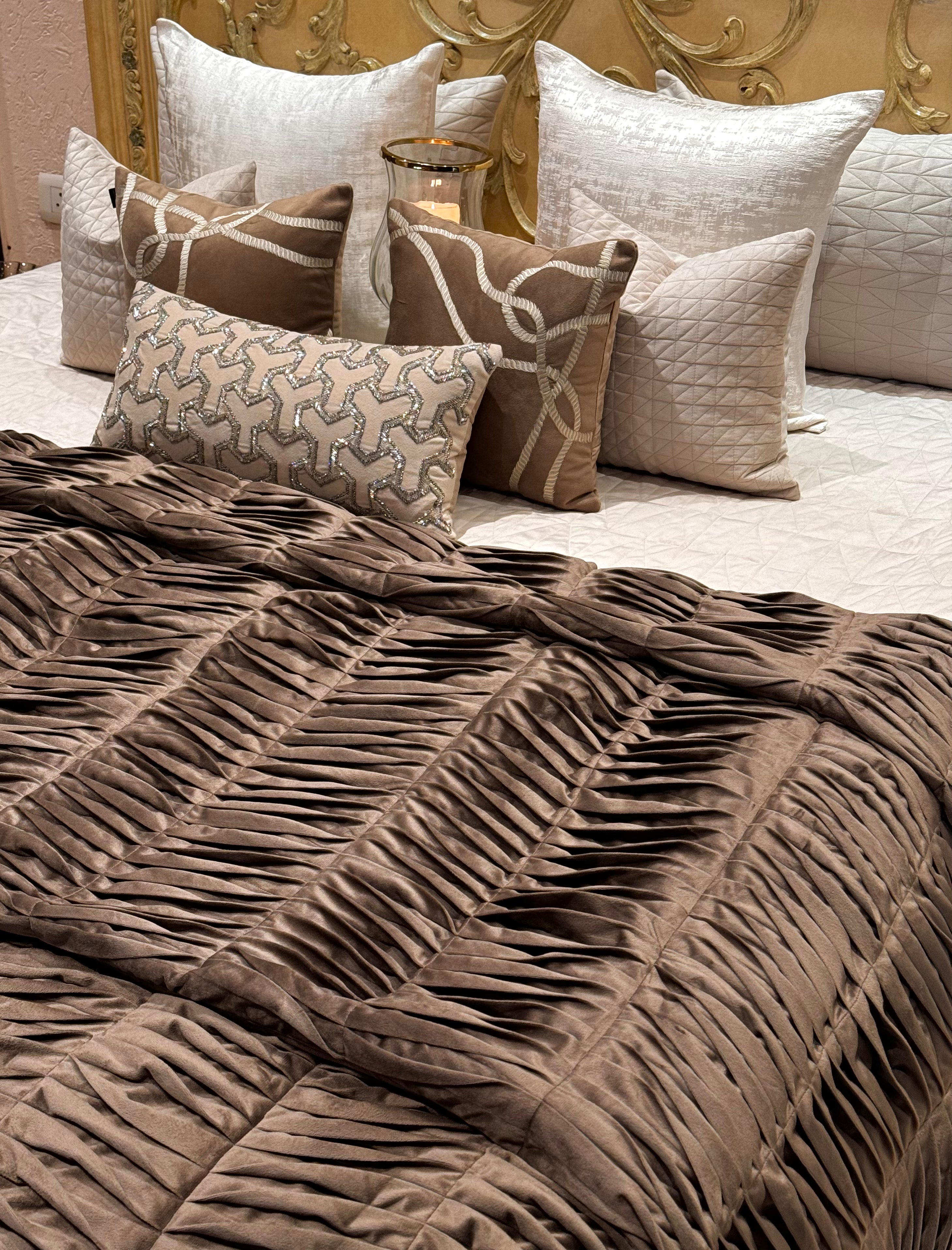 THE BROWN PLEAT QUILT SET – NEXUS BY UPASNA