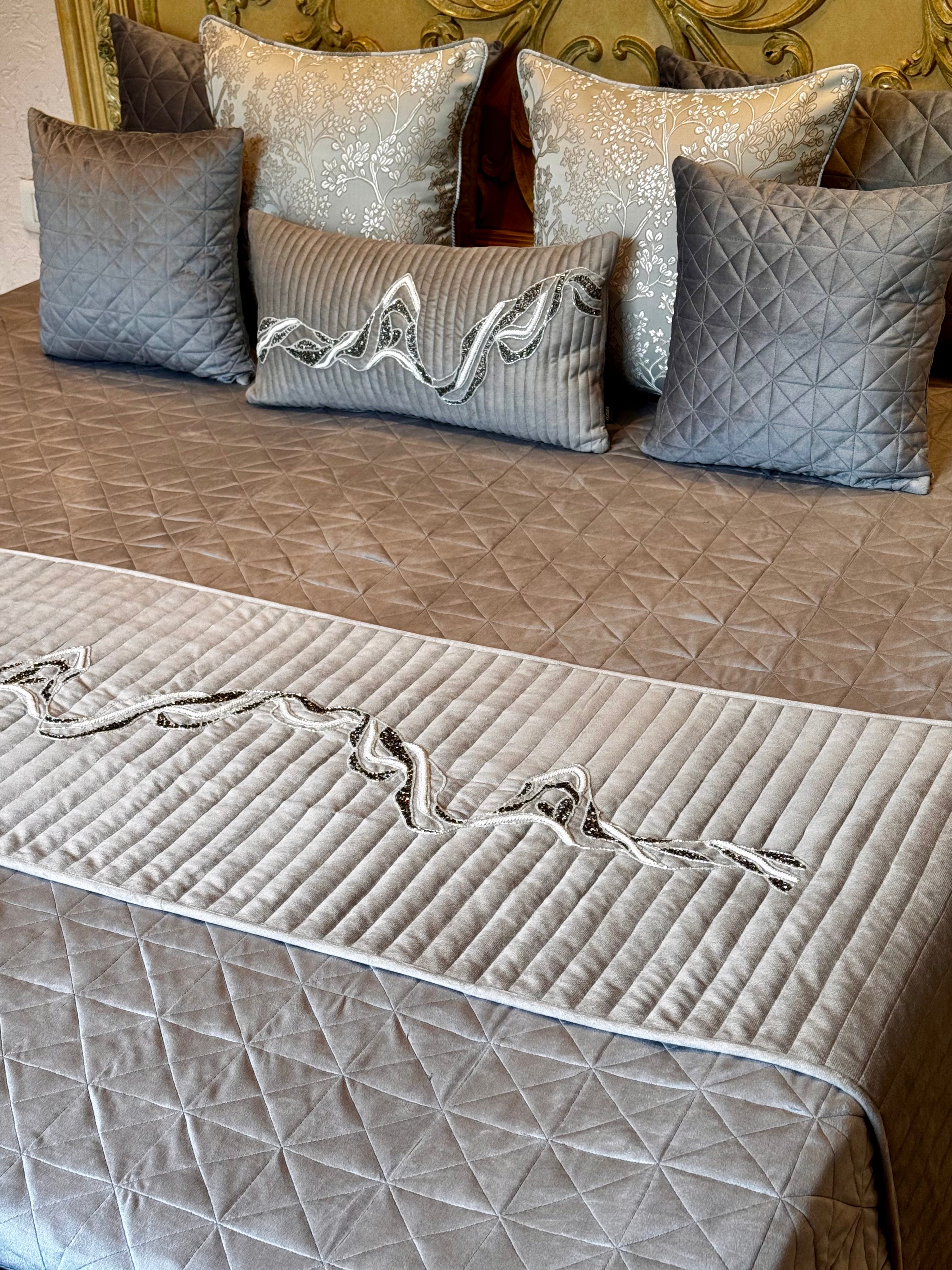 The Serenity Luxe Bedding Set – NEXUS BY UPASNA